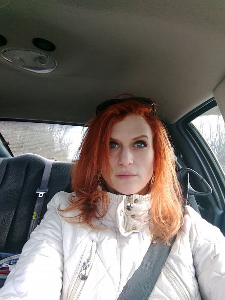 Guess Her Age Challenge - How old does she look quiz?