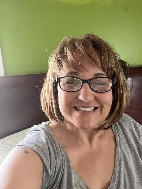Guess Her Age Challenge - How old does she look quiz?