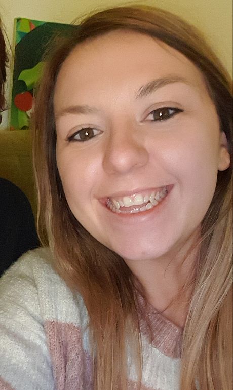 Guess Her Age Challenge - How old does she look quiz?