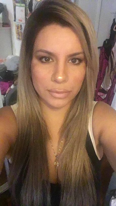 Guess Her Age Challenge - How old does she look quiz?